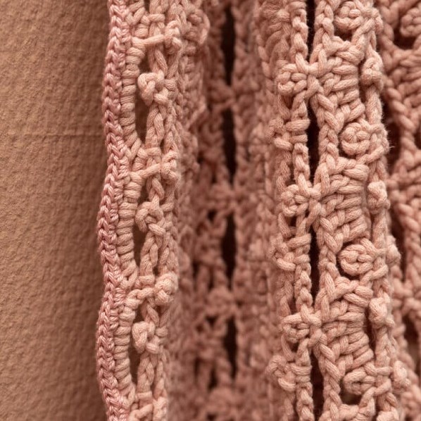 Häkelanleitung Yarn and Colors Lots of Dots Wrap - Wollplatz.de